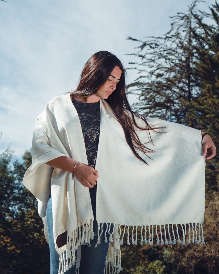 Ruana Clásica | RAYA ponchos - Hechos a mano en telar artesanal – RAYA ...