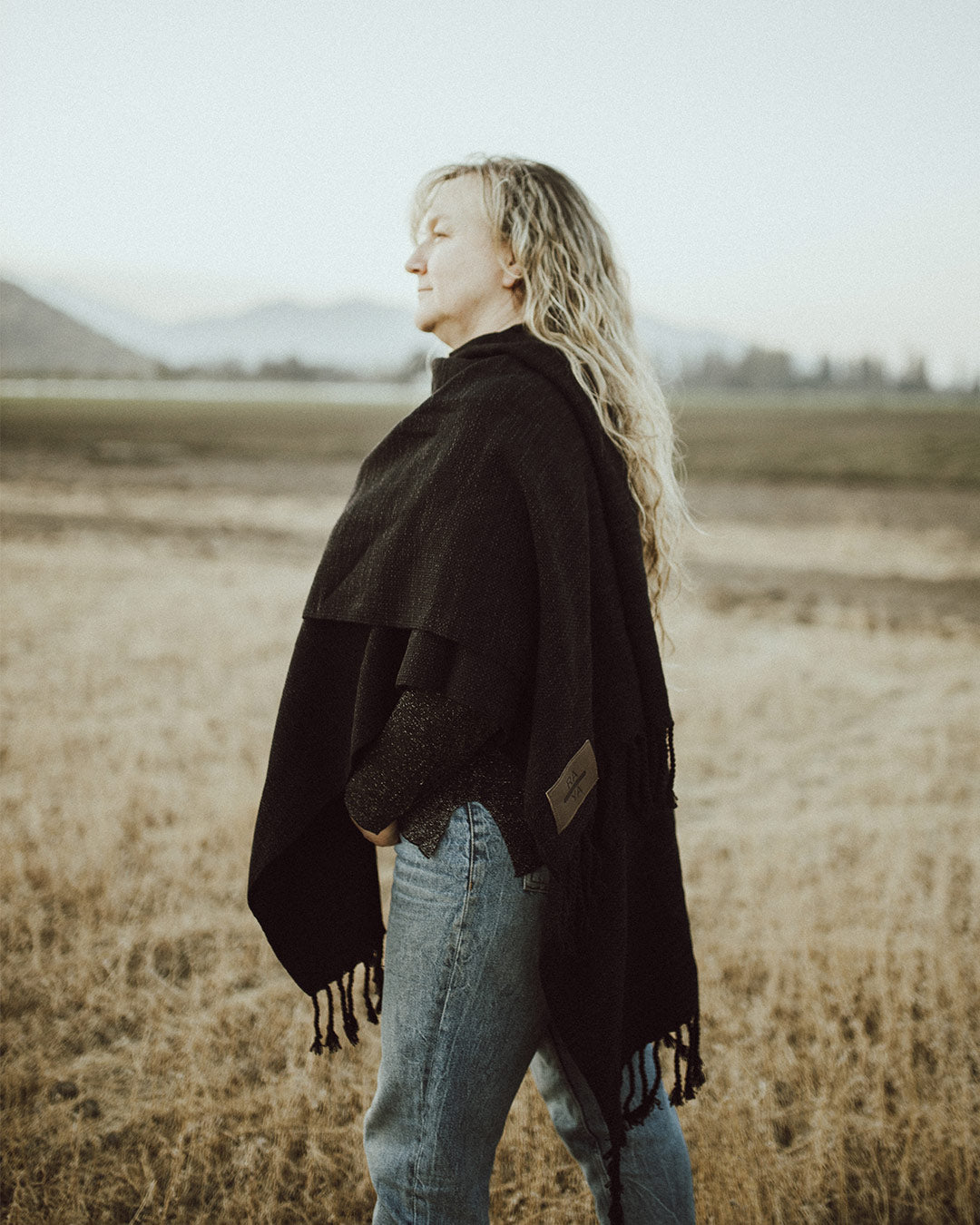 Ruana Clásica | RAYA ponchos - Hechos a mano en telar artesanal – RAYA ...