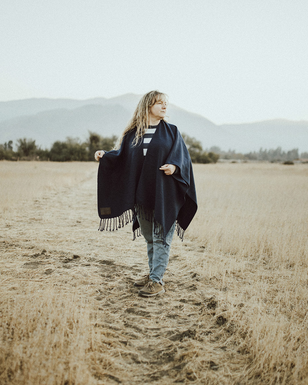 Ruana Clásica | RAYA ponchos - Hechos a mano en telar artesanal – RAYA ...